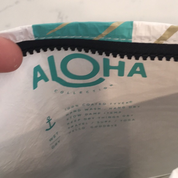 ALOHA Collection | Bags | Aloha Collection Drywet Travel Pouch | Poshmark
